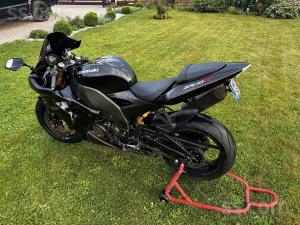 Кавасаки ZX 10R 2008 в Валмиера, объемом двигателя 1.00 л и пробегом 0 тыс. км за 3700 €, фото 4 на AUTOMOTO.COM.LV