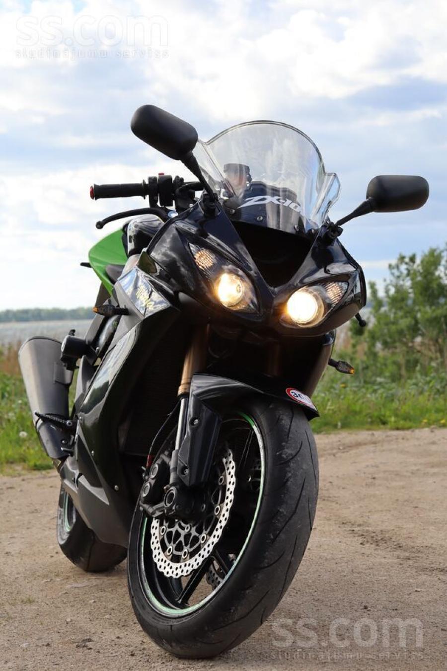 Кавасаки ZX 10R 2008 в Алуксне, объемом двигателя 1.00 л и пробегом 0 тыс. км за 4800 €, фото 1 на AUTOMOTO.COM.LV