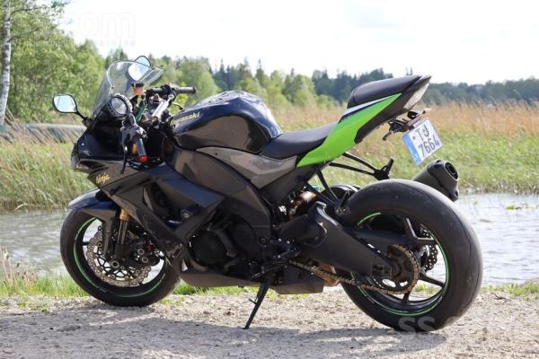 Кавасаки ZX 10R 2008 в Алуксне, объемом двигателя 1.00 л и пробегом 0 тыс. км за 4800 €, фото 3 на AUTOMOTO.COM.LV