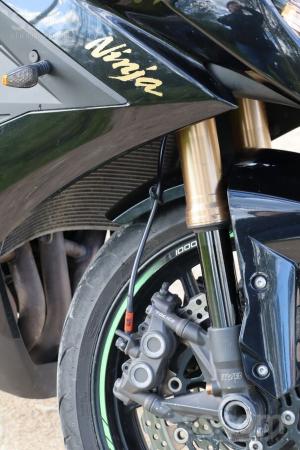 Кавасаки ZX 10R 2008 в Алуксне, объемом двигателя 1.00 л и пробегом 0 тыс. км за 4800 €, фото 9 на AUTOMOTO.COM.LV