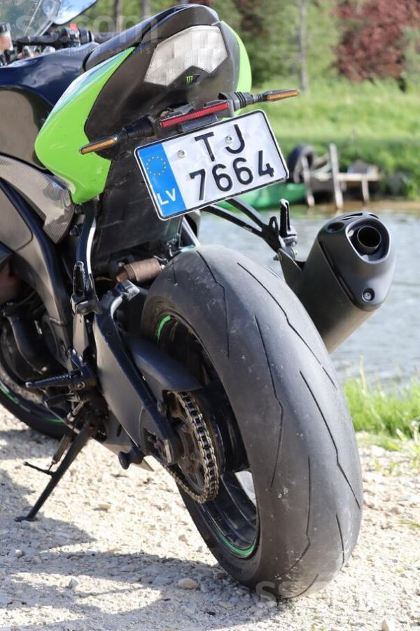 Кавасаки ZX 10R 2008 в Алуксне, объемом двигателя 1.00 л и пробегом 0 тыс. км за 4800 €, фото 9 на AUTOMOTO.COM.LV