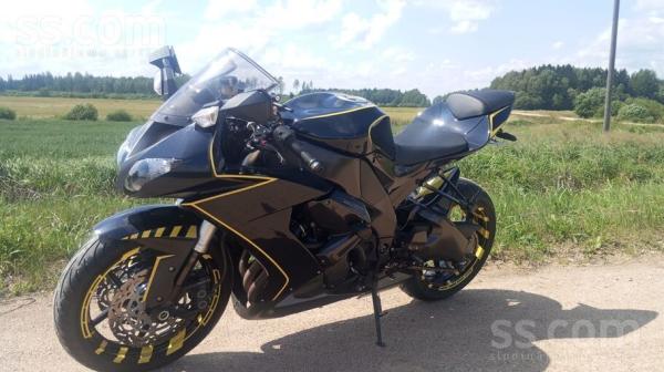 Kawasaki ZX 10R 2009 in Rezekne, with an engine capacity of 1.00 L and mileage of 0 thousand km for 5500 €, photo 1 on AUTOMOTO.COM.LV