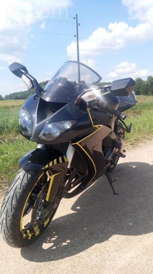 Кавасаки ZX 10R 2009 в Резекне, объемом двигателя 1.00 л и пробегом 0 тыс. км за 5500 €, фото 6 на AUTOMOTO.COM.LV