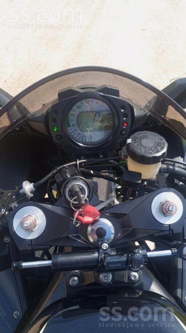 Kawasaki ZX 10R 2009 in Rezekne, with an engine capacity of 1.00 L and mileage of 0 thousand km for 5500 €, photo 10 on AUTOMOTO.COM.LV