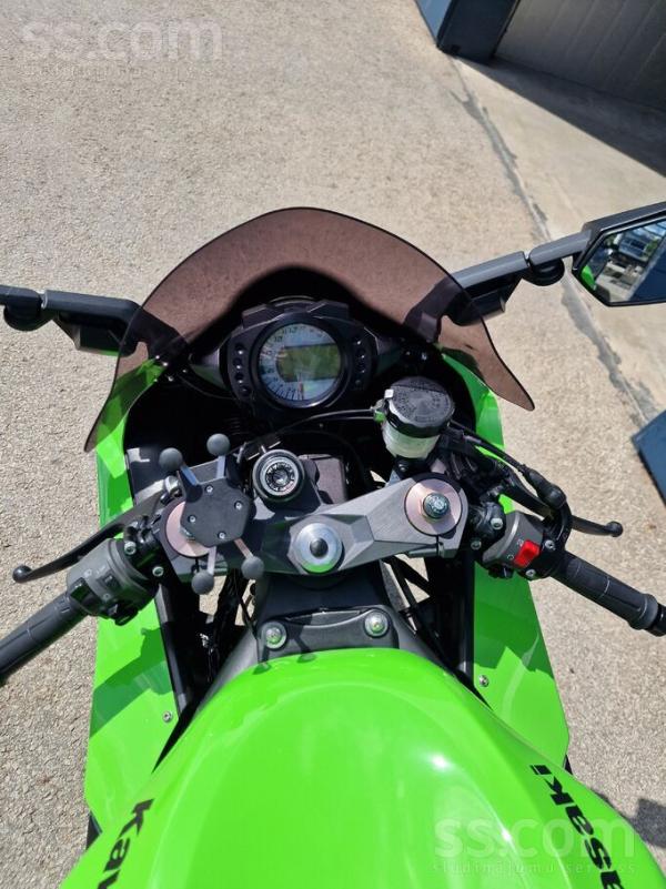Kawasaki ZX 10R 2009 Rīga, ar dzinēja tilpumu 1.00 L un nobraukumu 0 tūkst. km par 6300 €, foto 5 vietnē AUTOMOTO.COM.LV