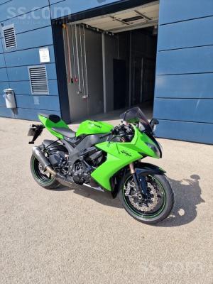 Kawasaki ZX 10R 2009 Rīga, ar dzinēja tilpumu 1.00 L un nobraukumu 0 tūkst. km par 5900 €, foto 3 vietnē AUTOMOTO.COM.LV