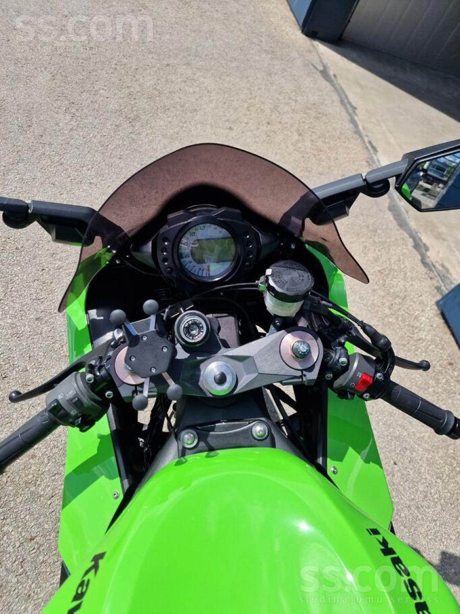 Kawasaki ZX 10R 2009 Rīga, ar dzinēja tilpumu 1.00 L un nobraukumu 0 tūkst. km par 5900 €, foto 6 vietnē AUTOMOTO.COM.LV