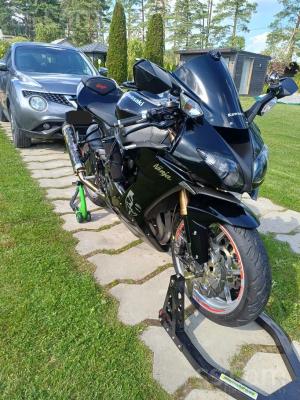 Kawasaki ZX 10R 2009 Rīga, ar dzinēja tilpumu 1.00 L un nobraukumu 0 tūkst. km par 6500 €, foto 3 vietnē AUTOMOTO.COM.LV