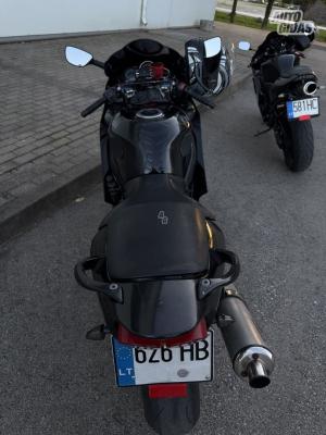 Black Kawasaki Zx-6R 1999 in Kaunas, with an engine capacity of 0.60 L and mileage of 40 thousand km for 1149 €, photo 3 on AUTOMOTO.COM.LV