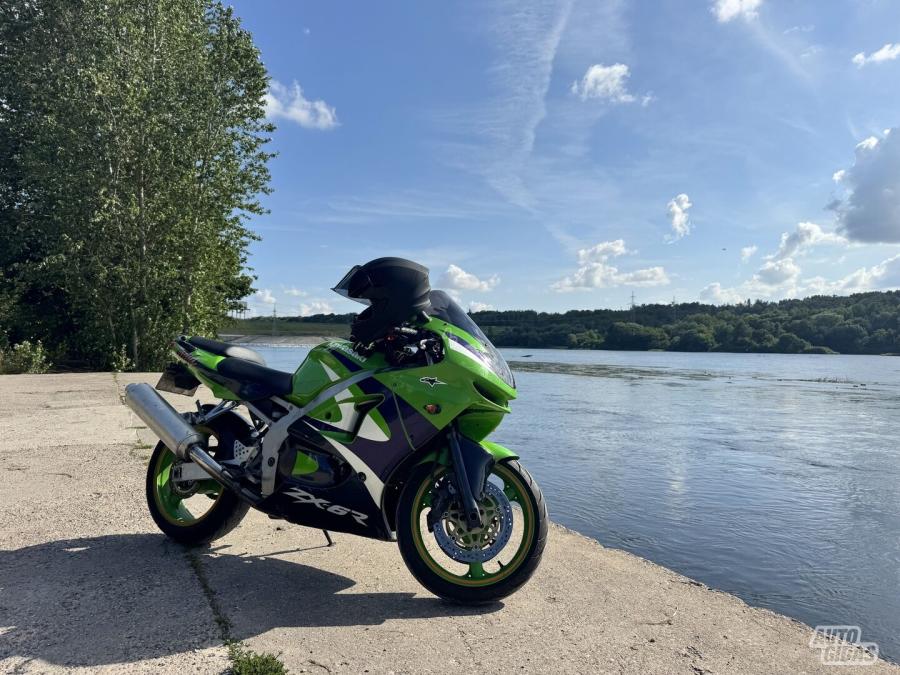 Зеленый Кавасаки Zx-6R 2000 в Каунас, объемом двигателя 0.60 л и пробегом 35 тыс. км за 900 €, фото 1 на AUTOMOTO.COM.LV