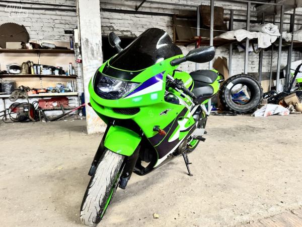 Zaļš Kawasaki Zx-6R 2000 Kauņa, ar dzinēja tilpumu 0.60 L un nobraukumu 35 tūkst. km par 900 €, foto 5 vietnē AUTOMOTO.COM.LV