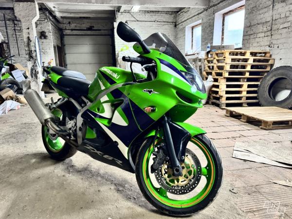 Zaļš Kawasaki Zx-6R 2000 Kauņa, ar dzinēja tilpumu 0.60 L un nobraukumu 35 tūkst. km par 900 €, foto 6 vietnē AUTOMOTO.COM.LV