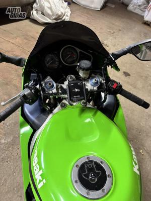 Зеленый Кавасаки Zx-6R 2000 в Каунас, объемом двигателя 0.60 л и пробегом 35 тыс. км за 900 €, фото 8 на AUTOMOTO.COM.LV