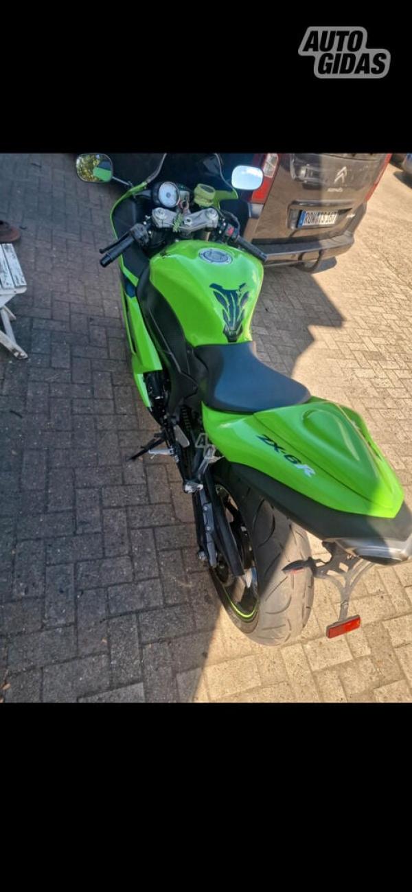 Zaļš Kawasaki Zx-6R 2007 Viļņa, ar dzinēja tilpumu 0.00 L un nobraukumu 45 tūkst. km par 4800 €, foto 3 vietnē AUTOMOTO.COM.LV
