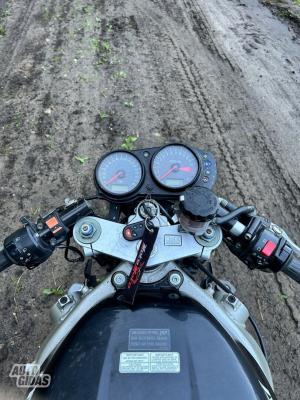 Grey Kawasaki Zx-6R 2000 in Vilnius, with an engine capacity of 0.60 L and mileage of 34 thousand km for 1050 €, photo 6 on AUTOMOTO.COM.LV