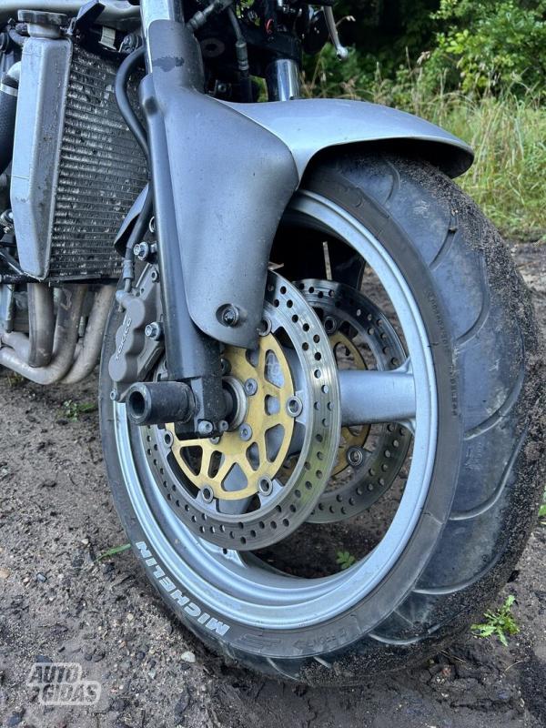 Grey Kawasaki Zx-6R 2000 in Vilnius, with an engine capacity of 0.60 L and mileage of 34 thousand km for 1050 €, photo 9 on AUTOMOTO.COM.LV