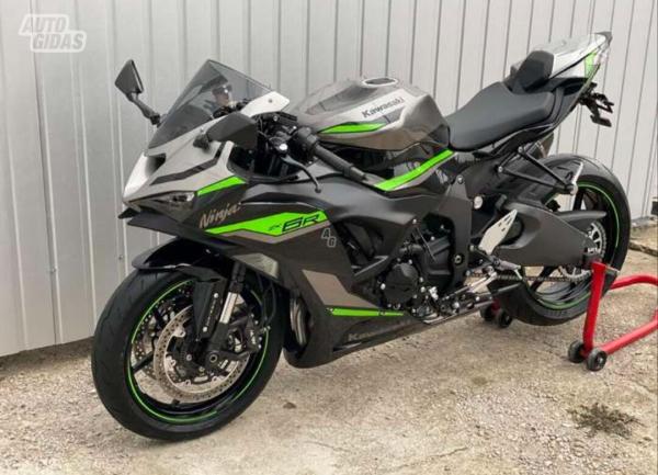 Pelēks Kawasaki Zx-6R 2023 Marijampole, ar dzinēja tilpumu 0.64 L un nobraukumu 4 tūkst. km par 10200 €, foto 2 vietnē AUTOMOTO.COM.LV