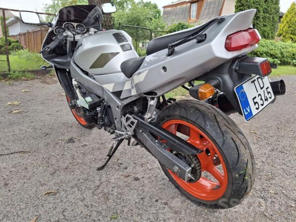 Kawasaki Zx-6R 1997 in Riga, with an engine capacity of 0.60 L and mileage of 0 thousand km for 950 €, photo 4 on AUTOMOTO.COM.LV