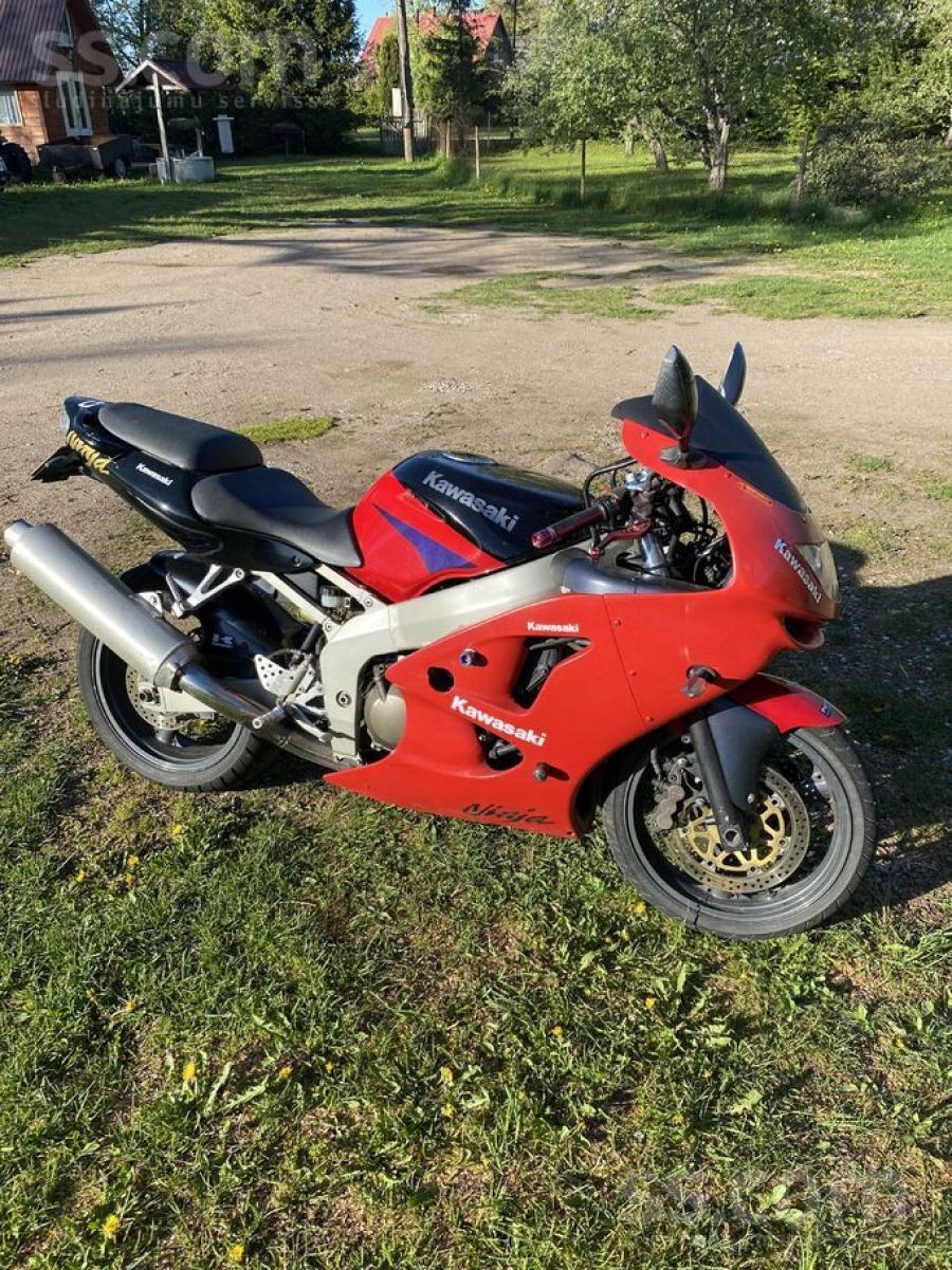 Kawasaki Zx-6R 1998 in Talsi, with an engine capacity of 0.60 L and mileage of 0 thousand km for 1000 €, photo 1 on AUTOMOTO.COM.LV