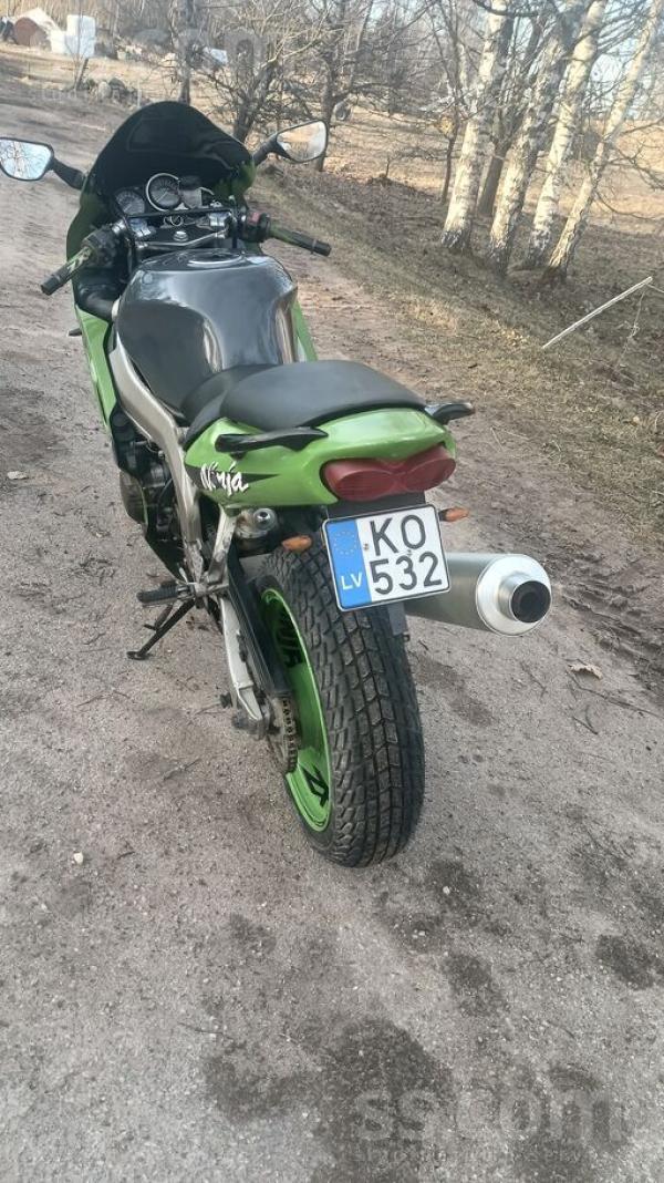 Kawasaki Zx-6R 1998 in Cesis, with an engine capacity of 0.60 L and mileage of 0 thousand km for 1700 €, photo 3 on AUTOMOTO.COM.LV