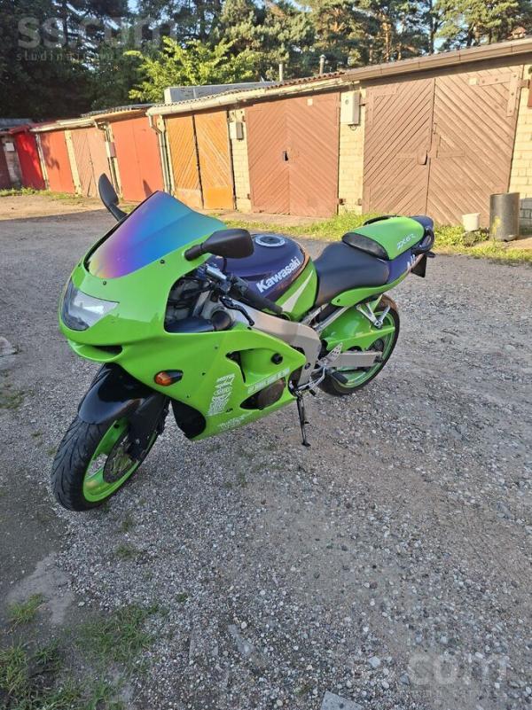 Kawasaki Zx-6R 1998 in Liepaja, with an engine capacity of 0.60 L and mileage of 0 thousand km for 1600 €, photo 1 on AUTOMOTO.COM.LV