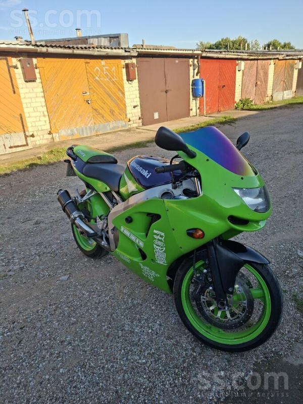 Kawasaki Zx-6R 1998 in Liepaja, with an engine capacity of 0.60 L and mileage of 0 thousand km for 1600 €, photo 2 on AUTOMOTO.COM.LV