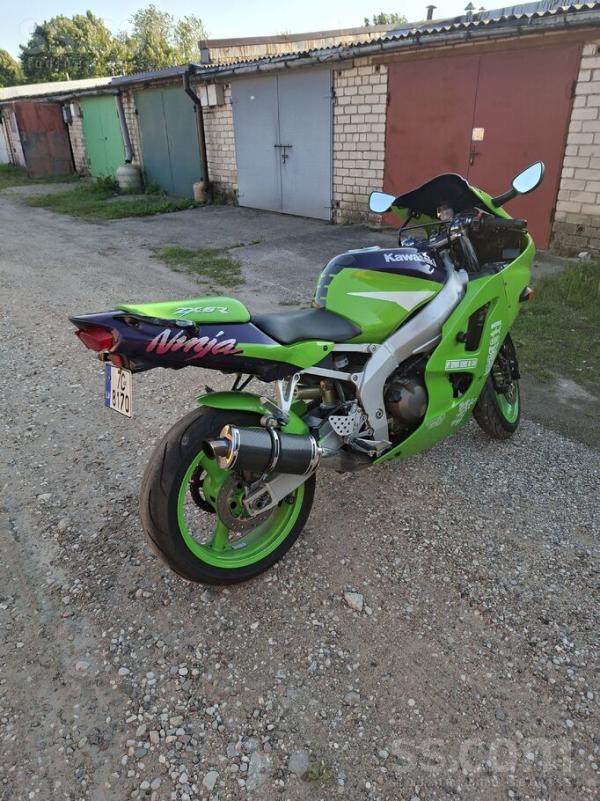 Kawasaki Zx-6R 1998 in Liepaja, with an engine capacity of 0.60 L and mileage of 0 thousand km for 1600 €, photo 3 on AUTOMOTO.COM.LV