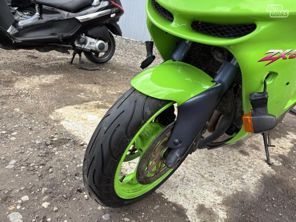 Kawasaki Zx-6R 1999 Kelmė, ar dzinēja tilpumu 0.60 L un nobraukumu 38 tūkst. km par 965 €, foto 9 vietnē AUTOMOTO.COM.LV