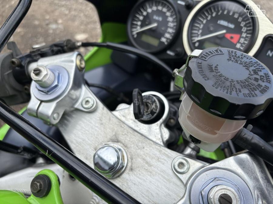 Kawasaki Zx-6R 1999 Kelmė, ar dzinēja tilpumu 0.60 L un nobraukumu 38 tūkst. km par 965 €, foto 18 vietnē AUTOMOTO.COM.LV