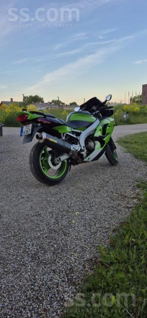 Kawasaki Zx-6R 2000 Rēzekne, ar dzinēja tilpumu 0.60 L un nobraukumu 0 tūkst. km par 2950 €, foto 4 vietnē AUTOMOTO.COM.LV