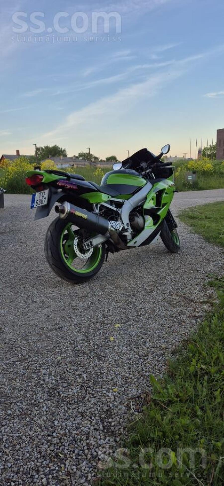 Kawasaki Zx-6R 2000 Rēzekne, ar dzinēja tilpumu 0.60 L un nobraukumu 0 tūkst. km par 2950 €, foto 4 vietnē AUTOMOTO.COM.LV