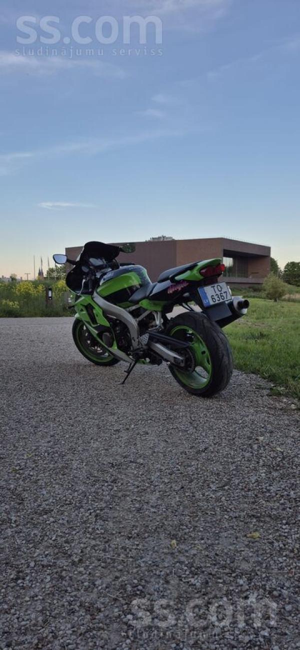 Kawasaki Zx-6R 2000 Rēzekne, ar dzinēja tilpumu 0.60 L un nobraukumu 0 tūkst. km par 2950 €, foto 4 vietnē AUTOMOTO.COM.LV