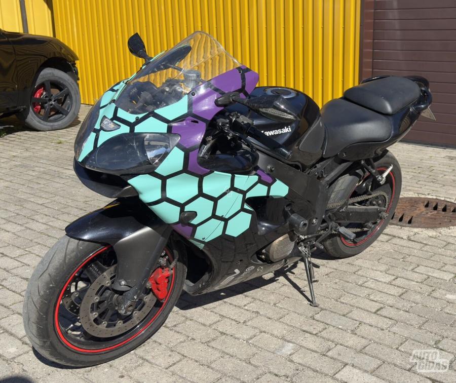 Kawasaki Zx-6R 2001 Klaipėda, ar dzinēja tilpumu 0.60 L un nobraukumu 0 tūkst. km par 1750 €, foto 1 vietnē AUTOMOTO.COM.LV