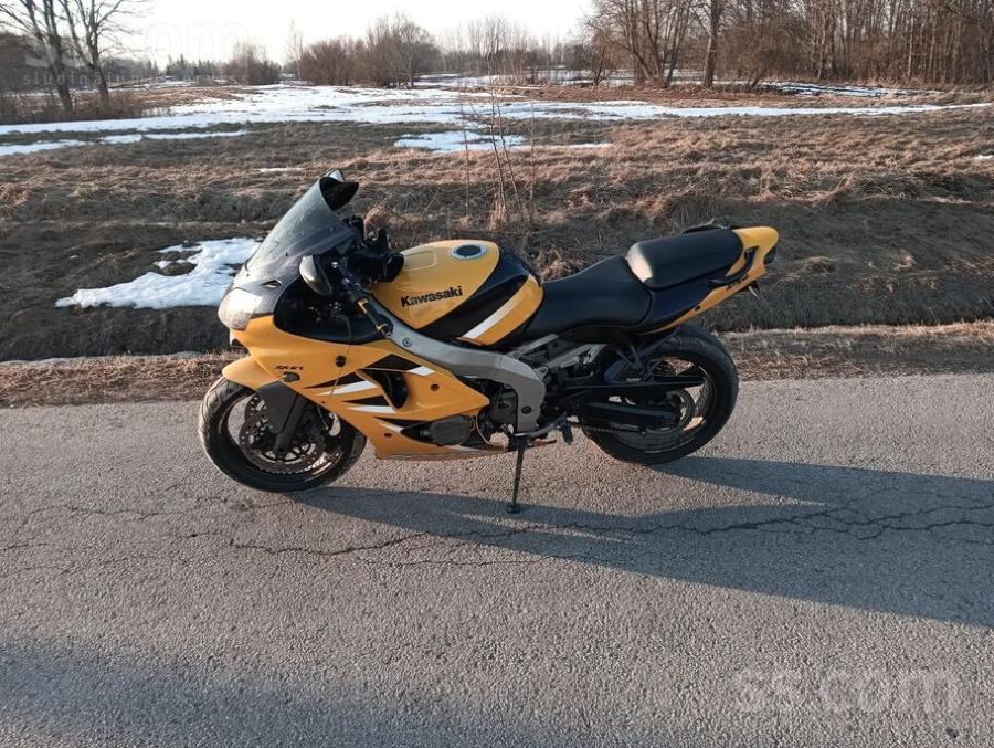 Кавасаки Zx-6R 2002 в Резекне, объемом двигателя 0.65 л и пробегом 0 тыс. км за 2300 €, фото 3 на AUTOMOTO.COM.LV