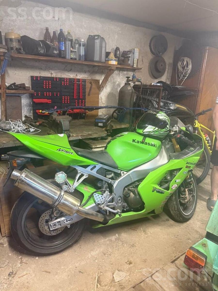 Kawasaki Zx-6R 2003 in Daugavpils, with an engine capacity of 0.60 L and mileage of 0 thousand km for 1000 €, photo 1 on AUTOMOTO.COM.LV