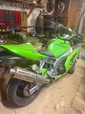 Kawasaki Zx-6R 2003 in Daugavpils, with an engine capacity of 0.60 L and mileage of 0 thousand km for 1000 €, photo 3 on AUTOMOTO.COM.LV