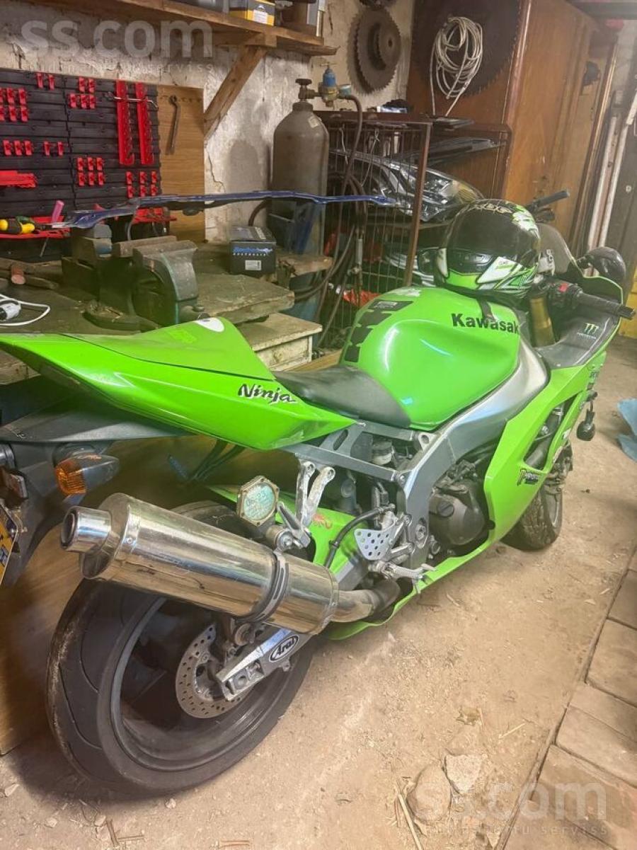 Kawasaki Zx-6R 2003 in Daugavpils, with an engine capacity of 0.60 L and mileage of 0 thousand km for 1000 €, photo 3 on AUTOMOTO.COM.LV