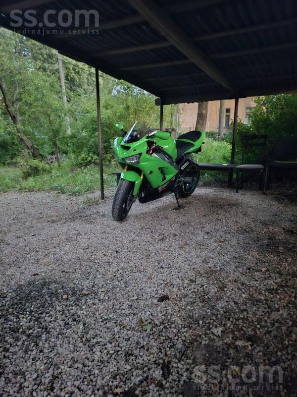 Kawasaki Zx-6R 2004 in Riga, with an engine capacity of 0.64 L and mileage of 0 thousand km for 3500 €, photo 3 on AUTOMOTO.COM.LV