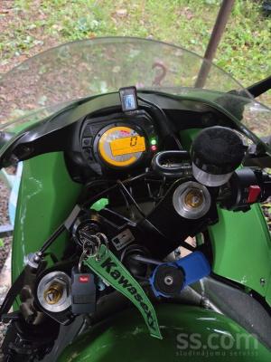 Kawasaki Zx-6R 2004 in Riga, with an engine capacity of 0.64 L and mileage of 0 thousand km for 3500 €, photo 5 on AUTOMOTO.COM.LV