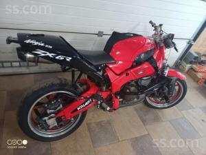 Kawasaki Zx-6R 2006 in Daugavpils, with an engine capacity of 0.64 L and mileage of 0 thousand km for 2700 €, photo 4 on AUTOMOTO.COM.LV