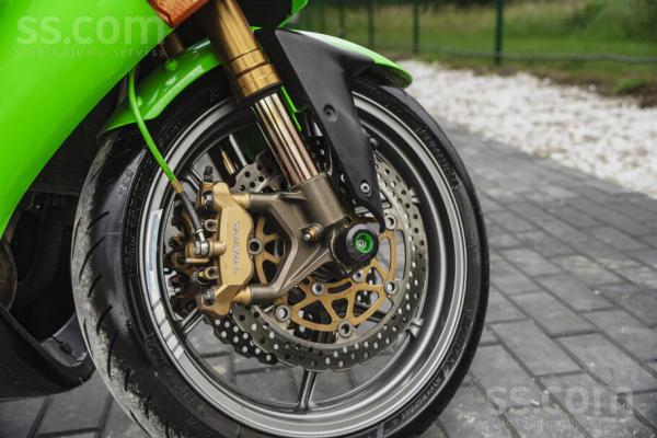 Kawasaki Zx-6R 2006 Rīga, ar dzinēja tilpumu 0.60 L un nobraukumu 0 tūkst. km par 6790 €, foto 4 vietnē AUTOMOTO.COM.LV