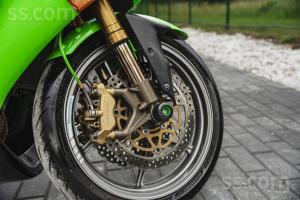Kawasaki Zx-6R 2006 in Riga, with an engine capacity of 0.60 L and mileage of 0 thousand km for 6790 €, photo 4 on AUTOMOTO.COM.LV