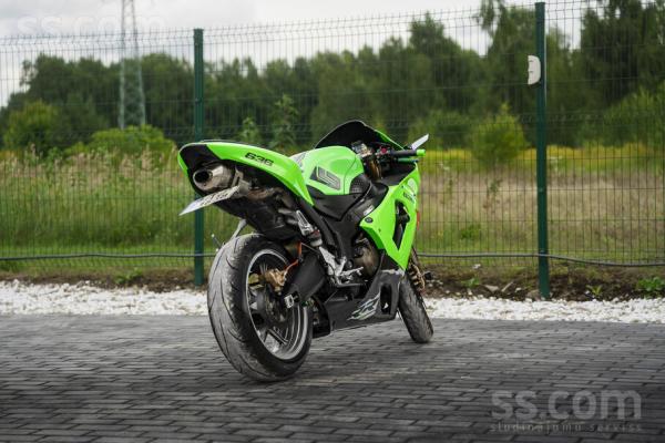 Kawasaki Zx-6R 2006 Rīga, ar dzinēja tilpumu 0.60 L un nobraukumu 0 tūkst. km par 6790 €, foto 7 vietnē AUTOMOTO.COM.LV