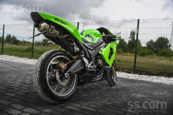 Kawasaki Zx-6R 2006 Rīga, ar dzinēja tilpumu 0.60 L un nobraukumu 0 tūkst. km par 6790 €, foto 8 vietnē AUTOMOTO.COM.LV