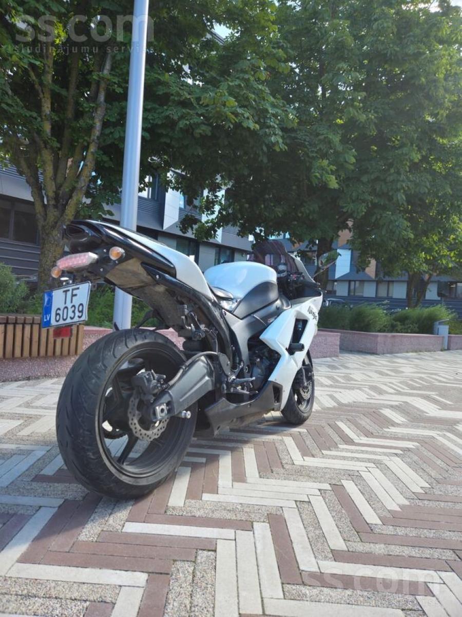 Kawasaki Zx-6R 2008 in Riga, with an engine capacity of 0.60 L and mileage of 0 thousand km for 4200 €, photo 5 on AUTOMOTO.COM.LV