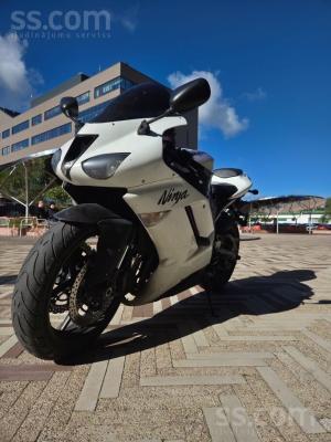 Kawasaki Zx-6R 2008 in Riga, with an engine capacity of 0.60 L and mileage of 0 thousand km for 3800 €, photo 1 on AUTOMOTO.COM.LV