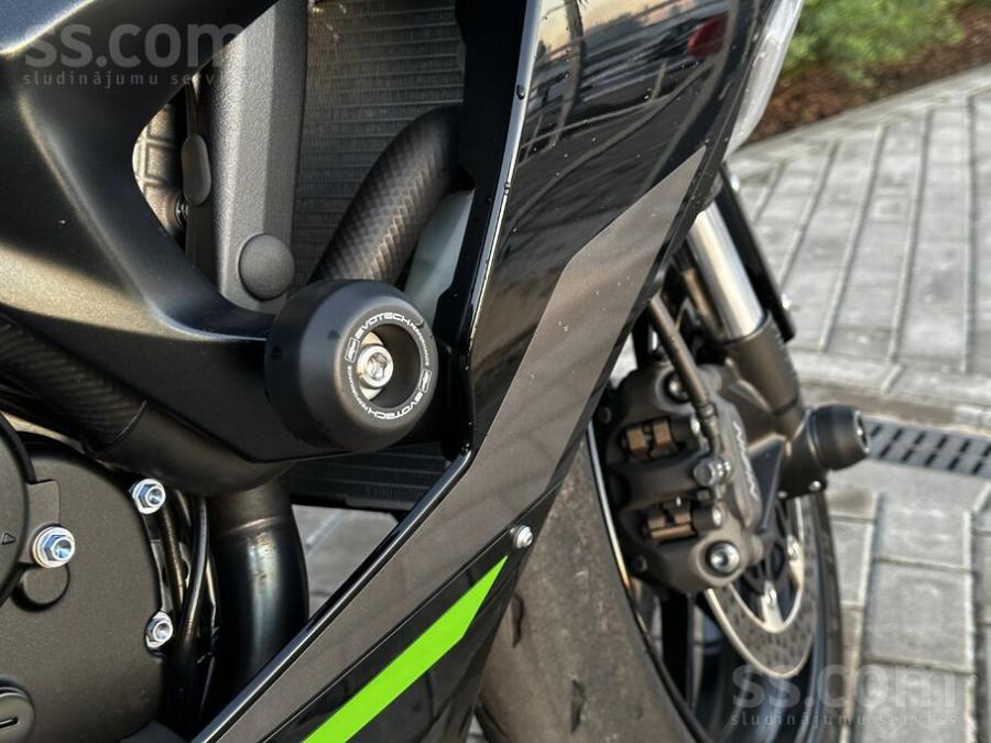 Kawasaki Zx-6R 2024 in Riga, with an engine capacity of 0.60 L and mileage of 0 thousand km for 10000 €, photo 9 on AUTOMOTO.COM.LV