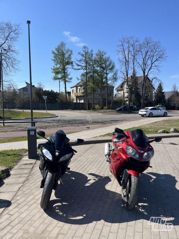 Red Kawasaki Zx-6R 2000 in Kaunas, with an engine capacity of 0.00 L and mileage of 48 thousand km for 2500 €, photo 4 on AUTOMOTO.COM.LV