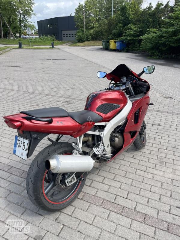 Red Kawasaki Zx-6R 2000 in Kaunas, with an engine capacity of 0.00 L and mileage of 48 thousand km for 2500 €, photo 9 on AUTOMOTO.COM.LV