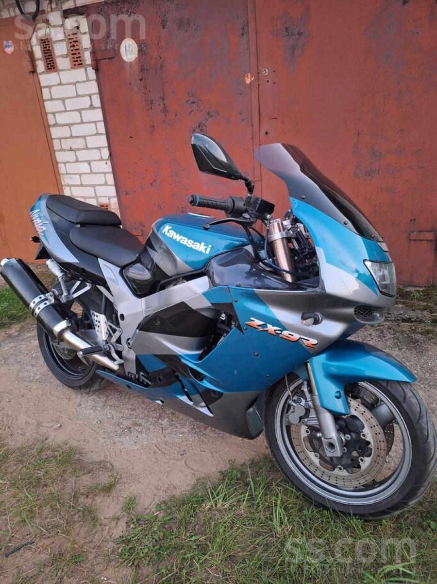 Kawasaki ZX-9R 1994 in Daugavpils, with an engine capacity of 0.90 L and mileage of 0 thousand km for 1550 €, photo 1 on AUTOMOTO.COM.LV